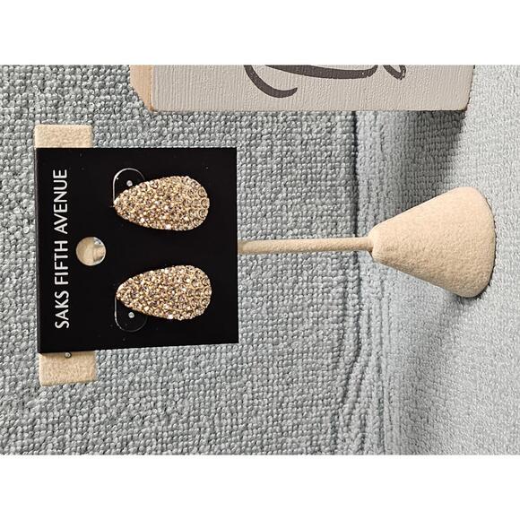 Saks Fifth Avenue | Jewelry | Saks Fifth Avenue Stunning Gold Glitter ...